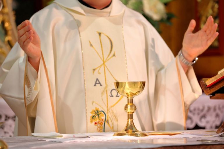 DIVERSAS Y PODEROSAS ORACIONES Y DEVOCIONES CATÓLICAS